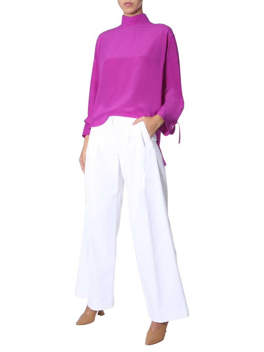 PANTALONE CON PINCES