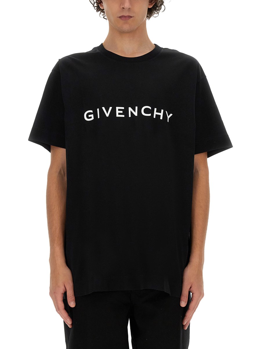 GIVENCHY - OVERSIZE FIT T-SHIRT - Eleonora Bonucci