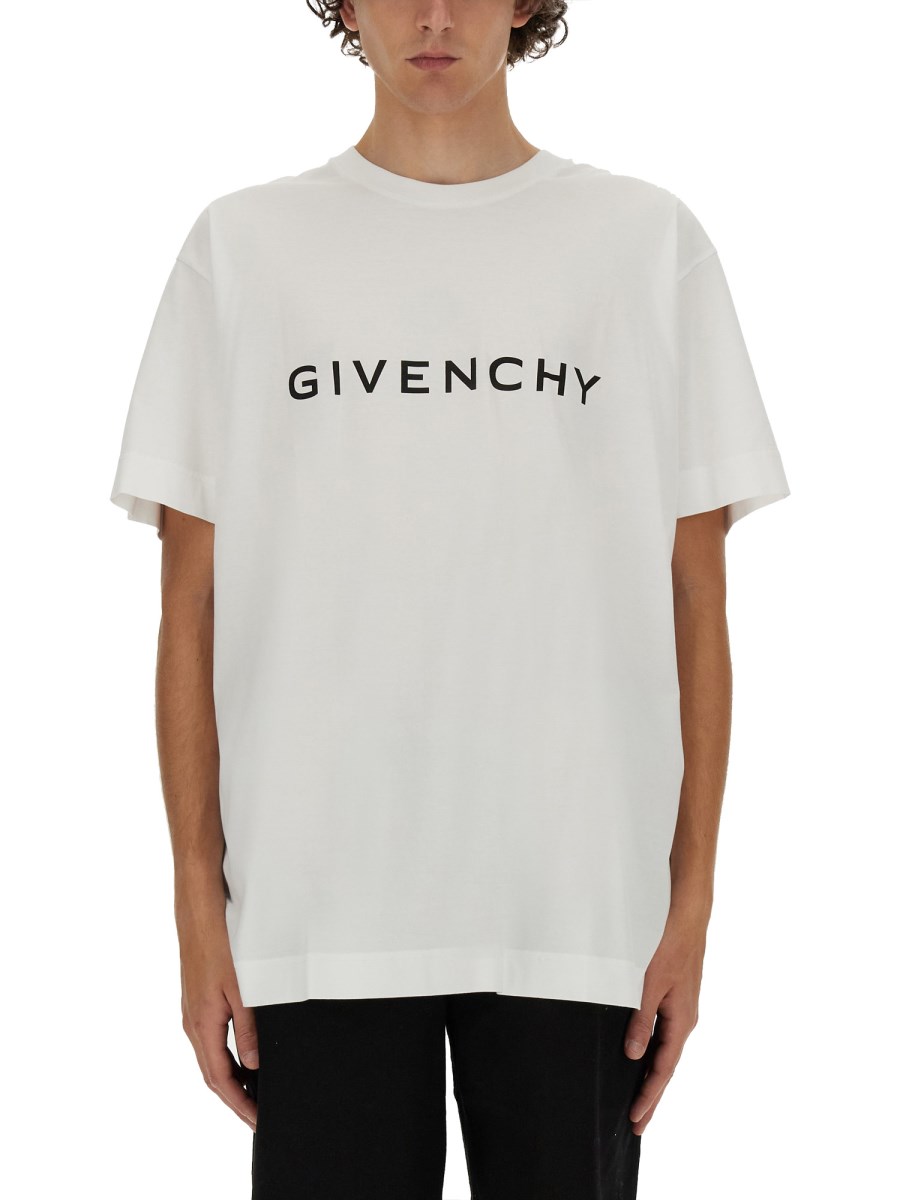 GIVENCHY - T-SHIRT OVERSIZE FIT - Eleonora Bonucci